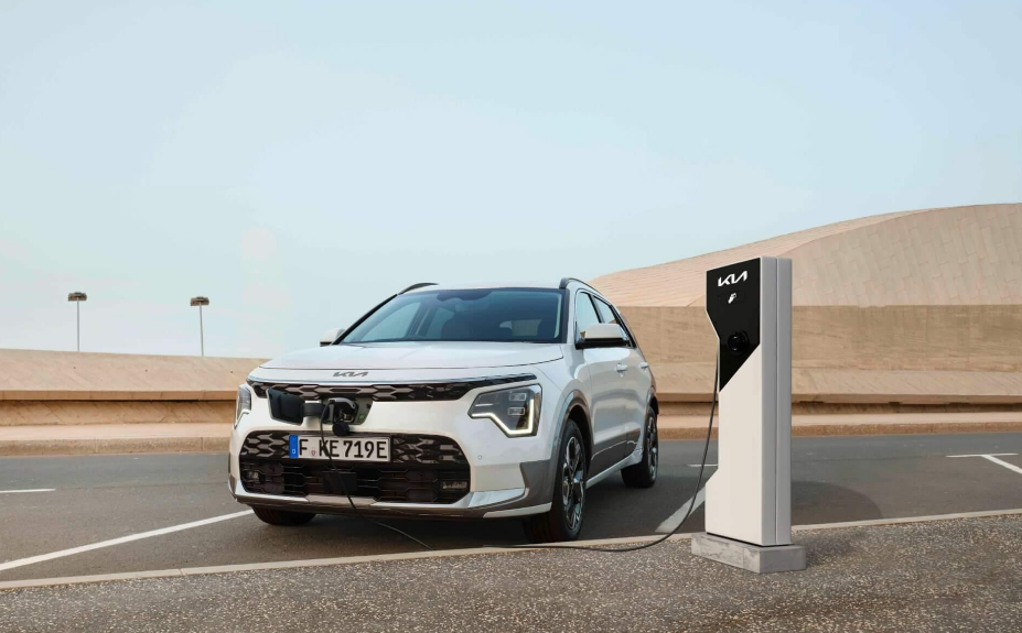 GM, SAIC, CATL and Hyundai Kia Tout LFP; Charging and BYD News Omdia